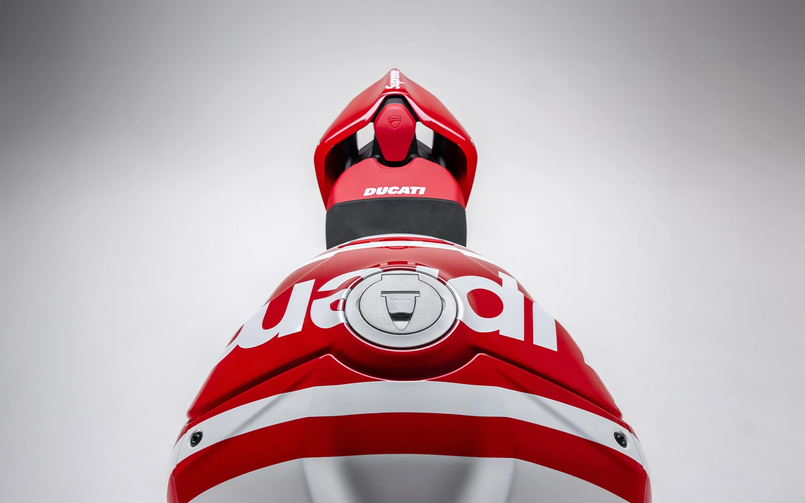 Ducati Streetfigher V4 Supreme® - Supreme Exclusivity