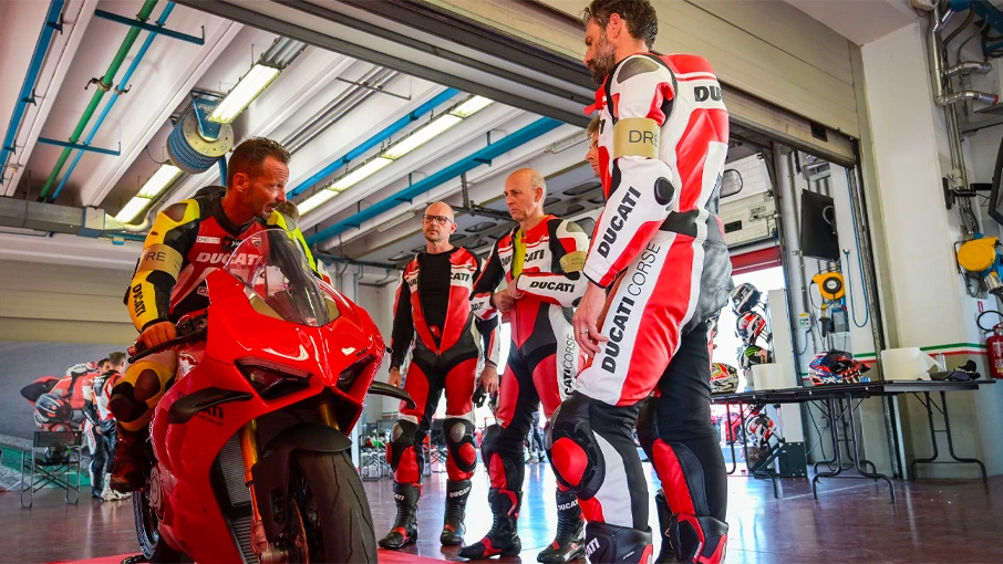 Ducati Riding Experience - Ducati riding courses
