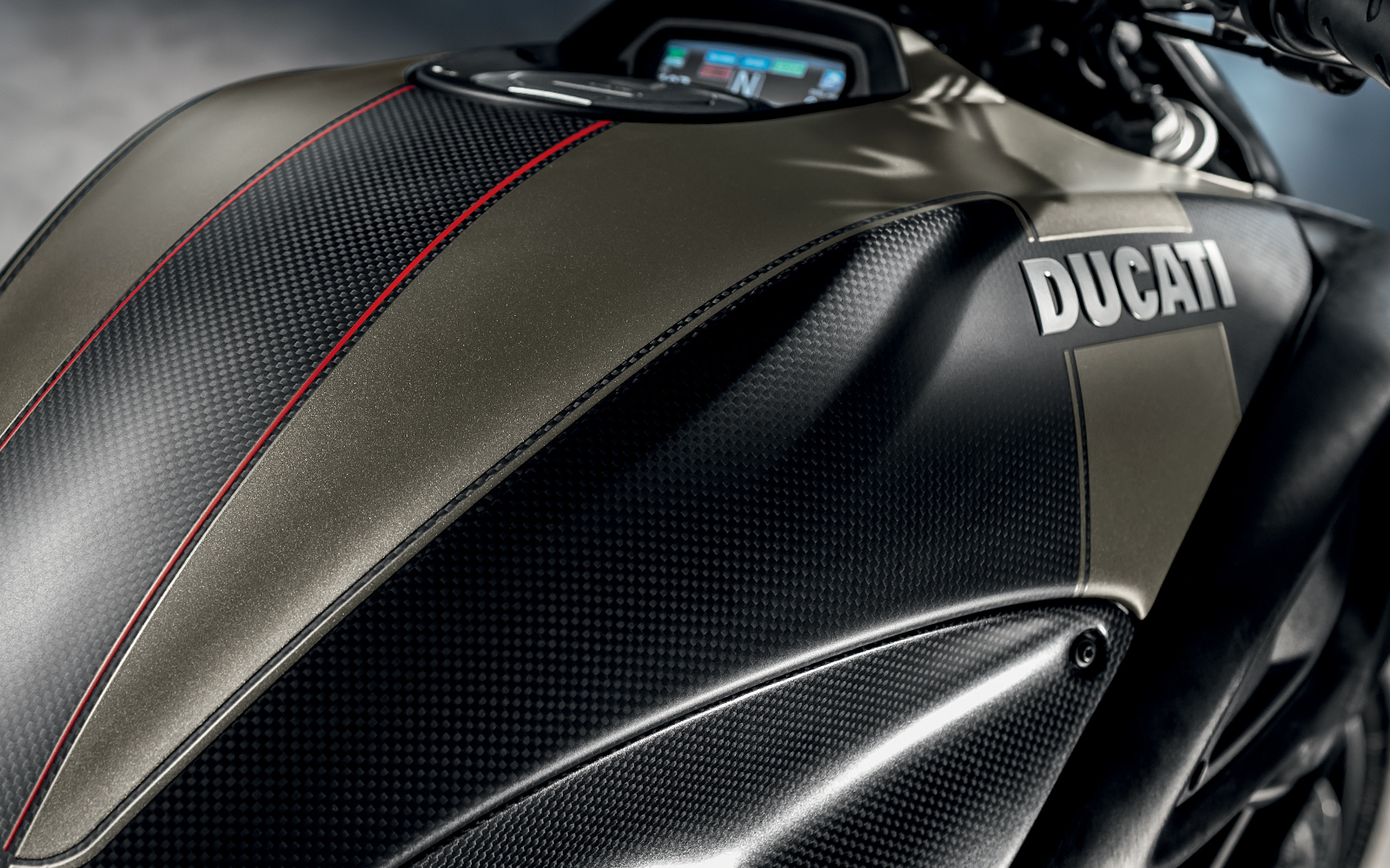 Ducati Diavel - Sport Cruiser con estilo inconfundible