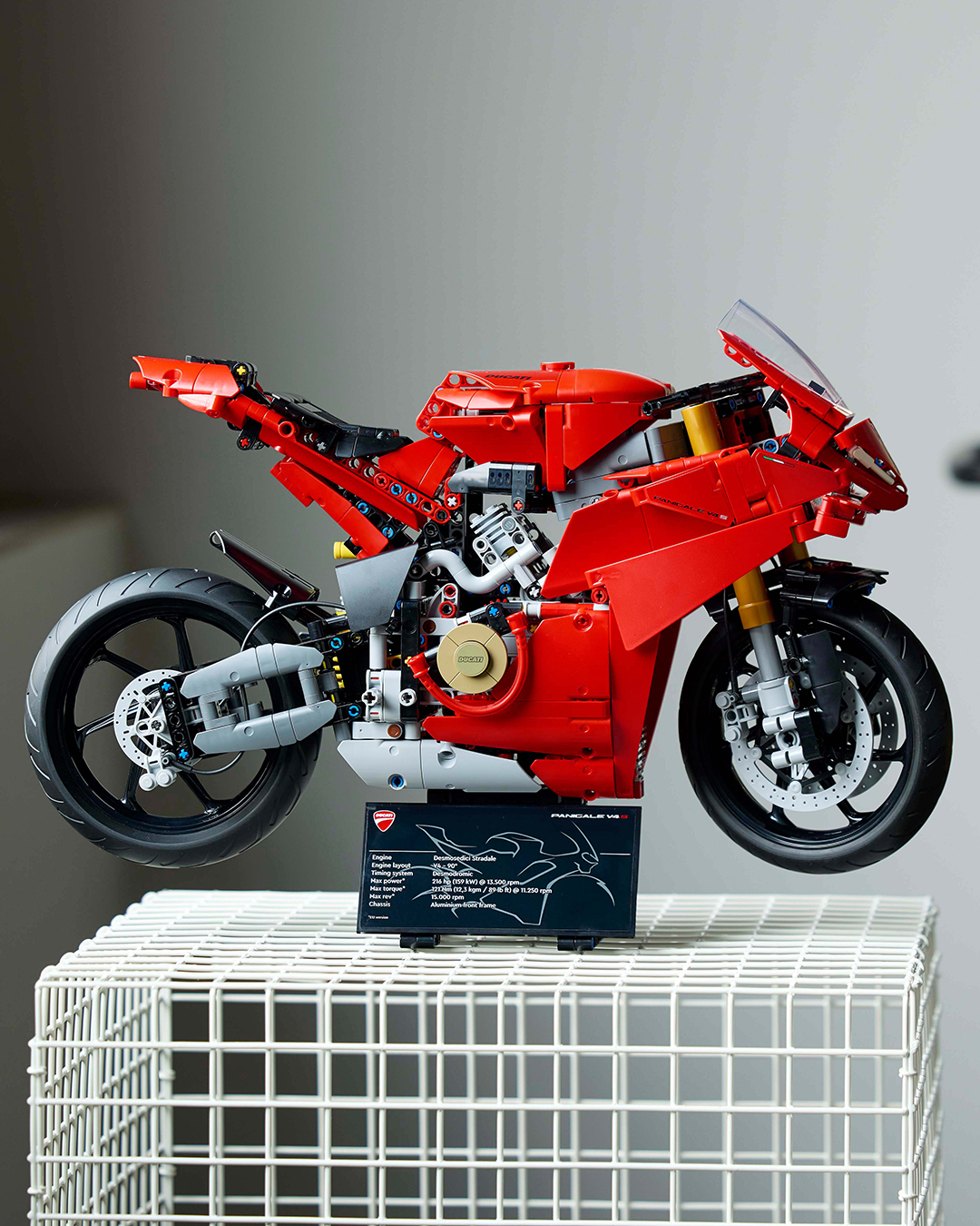 Ducati Panigale V4-S LEGO® Technic | Build & Collect UK
