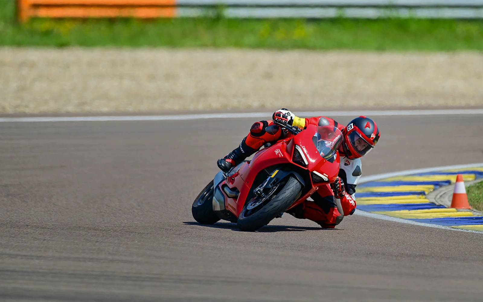 Track Warm Up Academy - Riding Courses Ducati