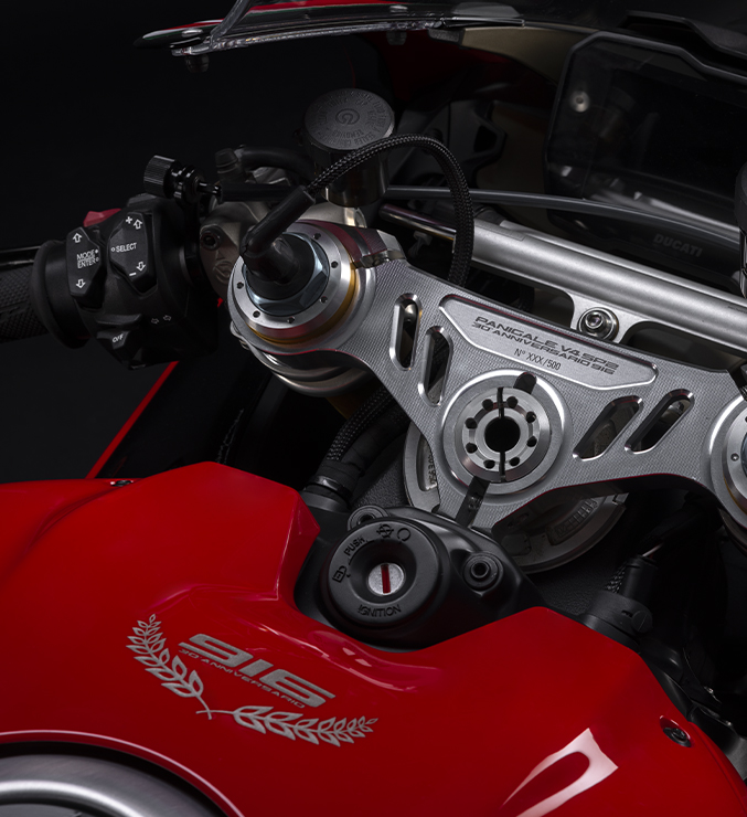Ducati Panigale V4 SP2 30th Anniversary 916 | Ducati UK