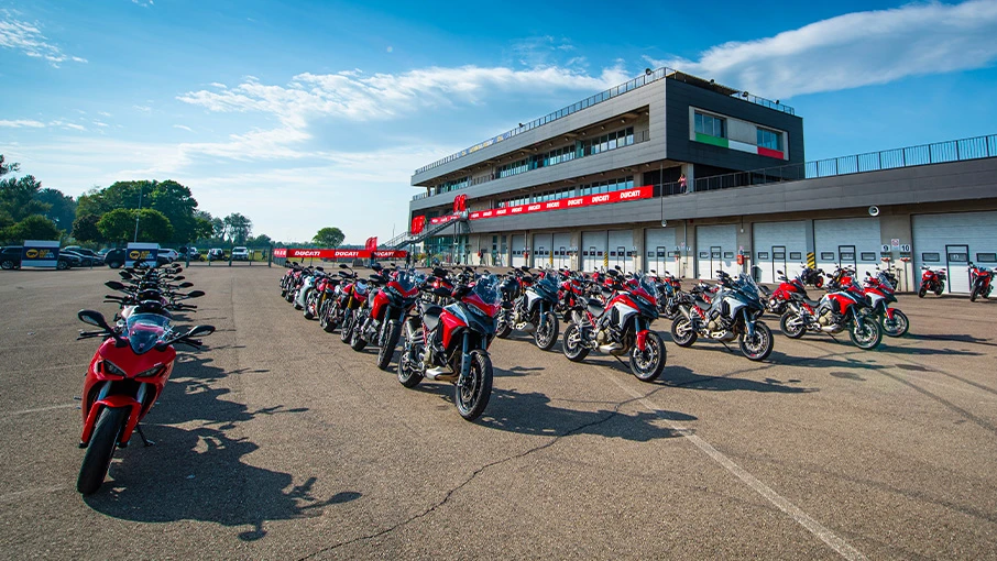 Ducati Riding Experience - Ducati riding courses