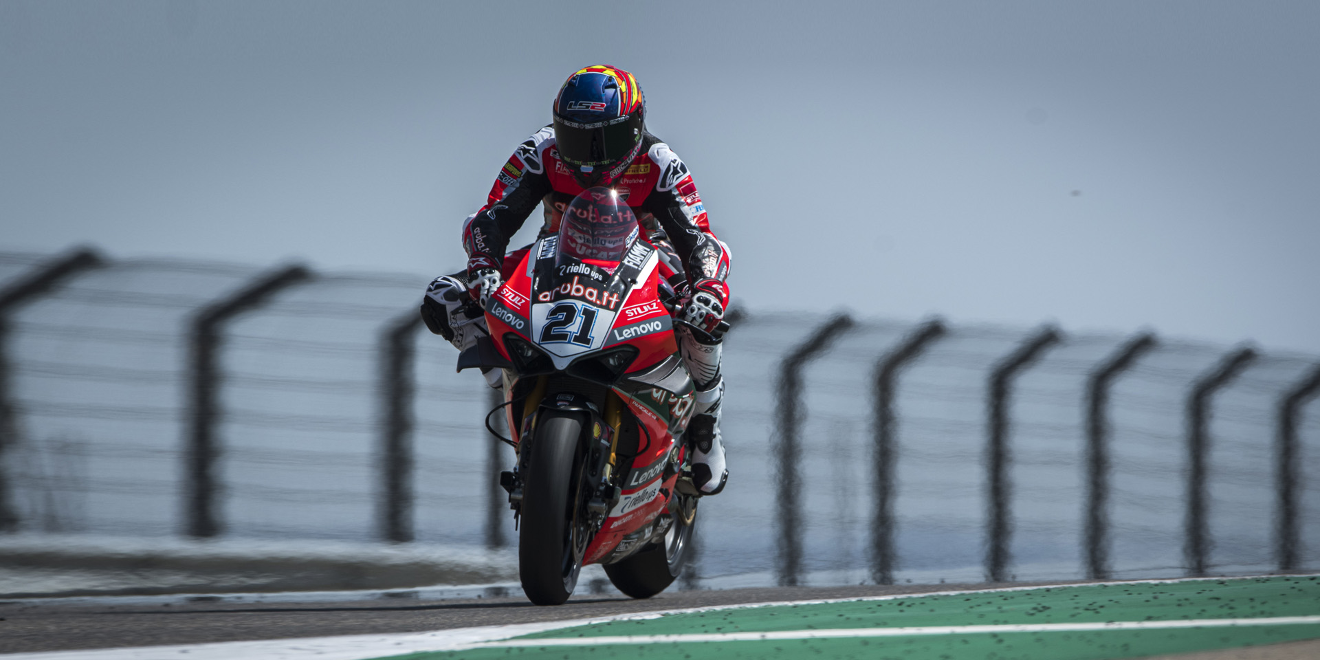 #AragonWorldSBK Race-2. Only the brave! Scott Redding bets on slick ...