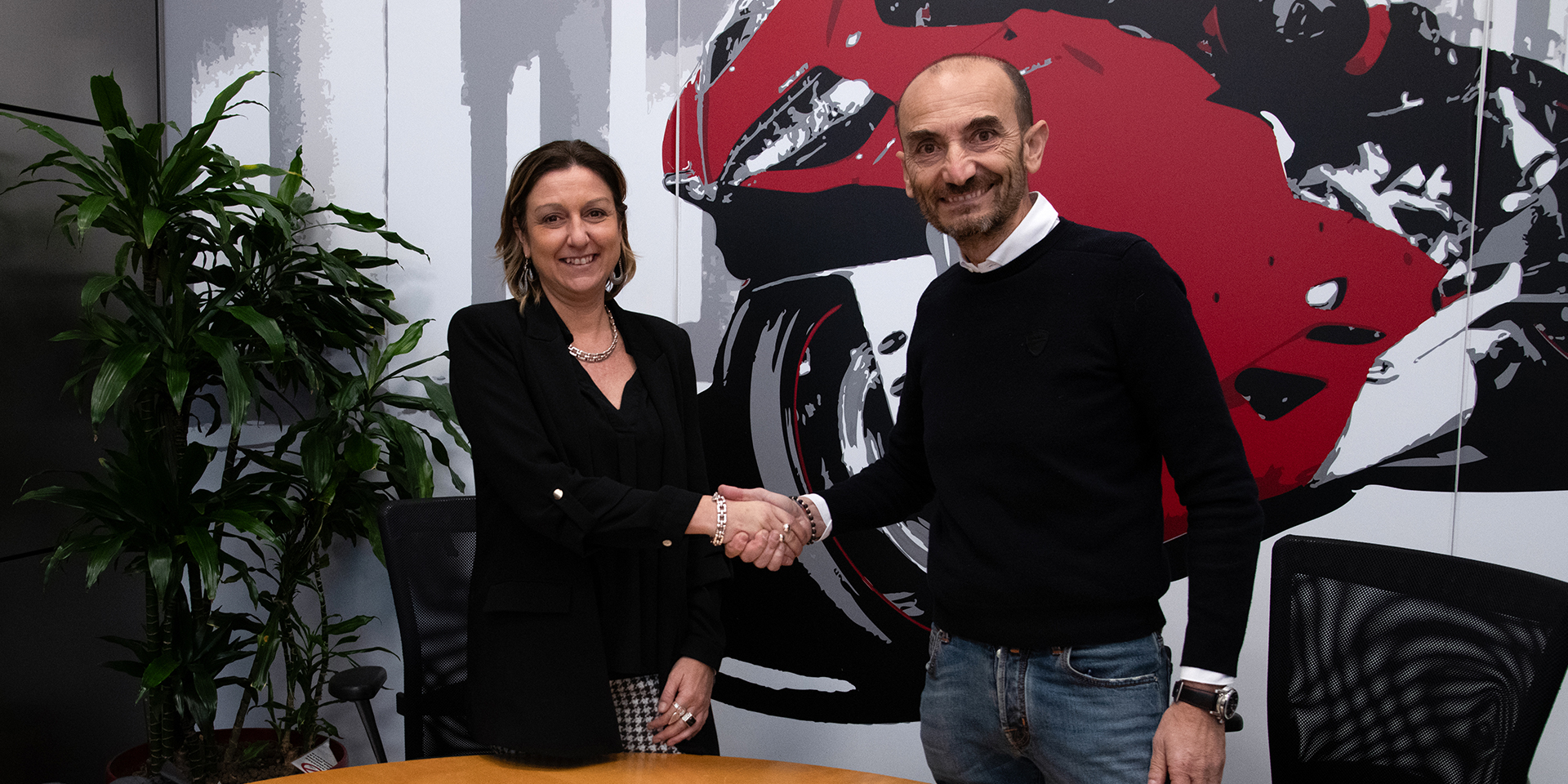 Ducati Corse e Var Group insieme sulle piste anche nel triennio 2024-2026