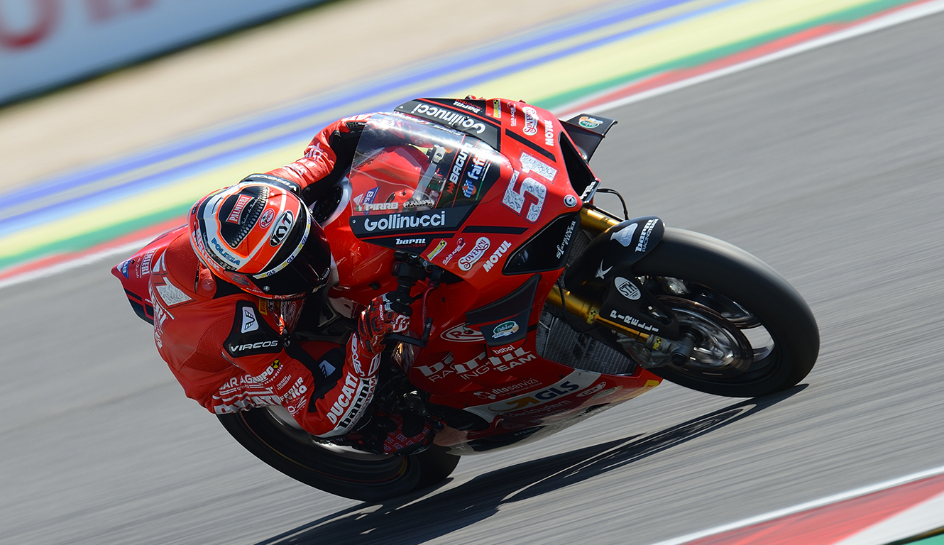 Debutto con vittoria per la Ducati Panigale V4 R del Barni Racing Team