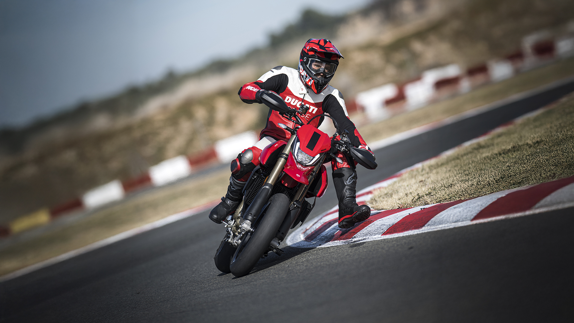 New Hypermotard 698 Mono - Live. Play. Ride.