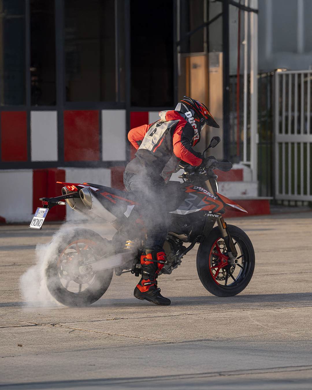 Ducati Hypermotard 698 Mono | Supermoto | Ducati Australia