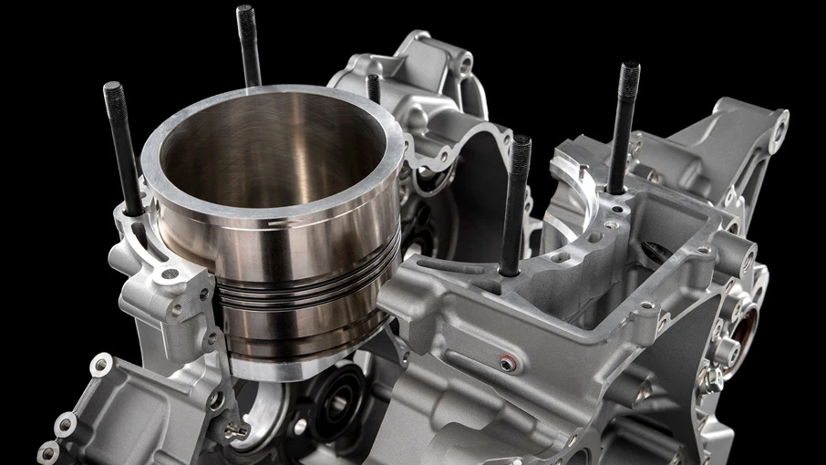 Ducati Superquadro Mono: the new benchmark among single-cylinder road ...