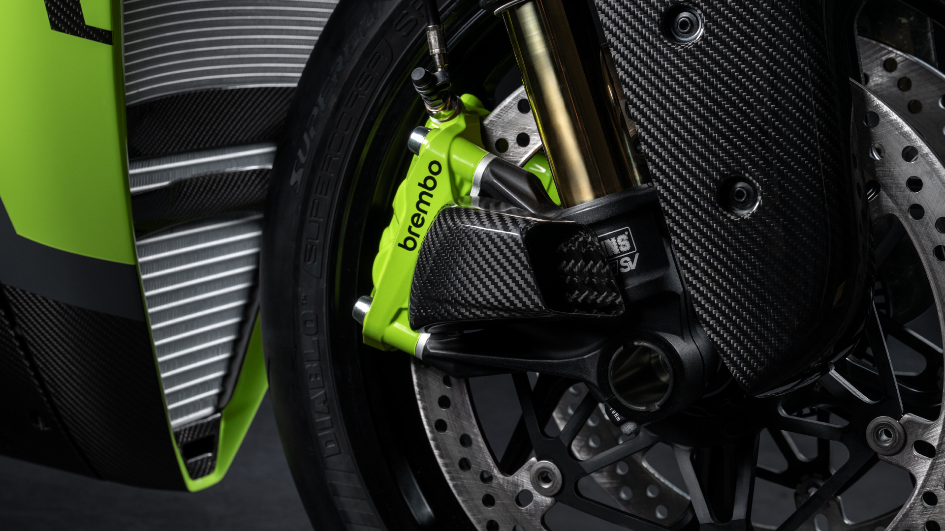 デザイン：パニガーレ V4 ランボルギーニ