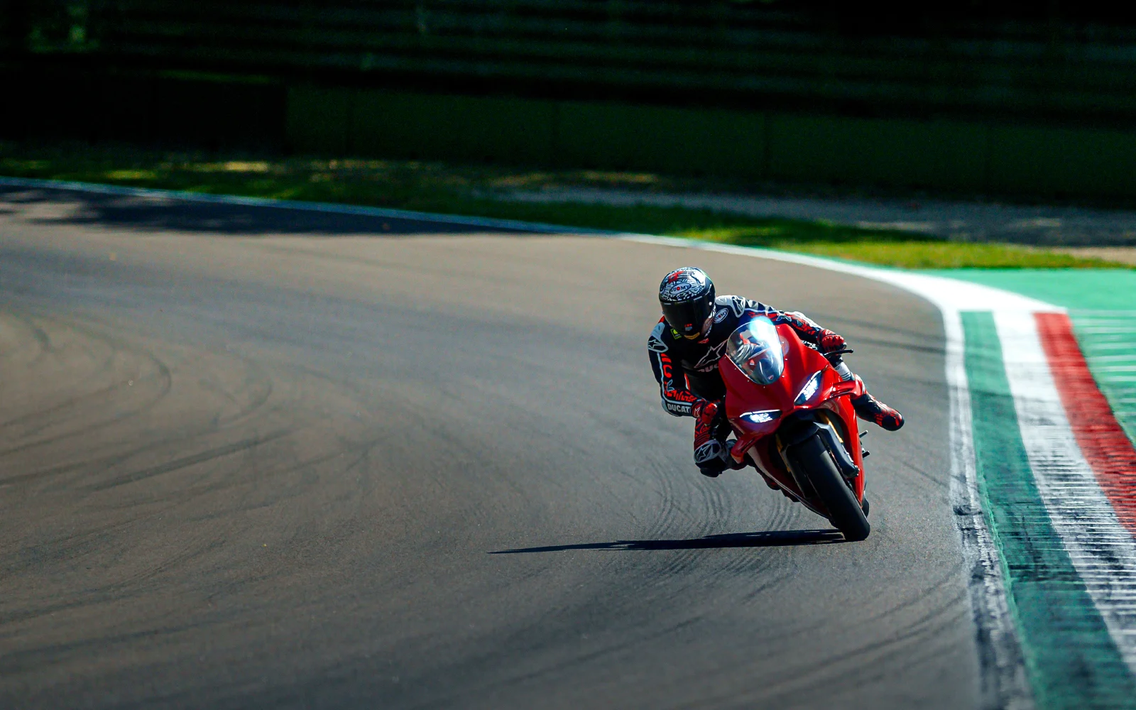 Racetrack Academy: Fun and Adrenaline! - Riding Courses Ducati