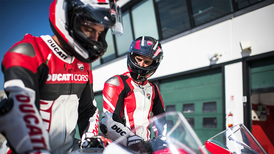 スーパースポーツ950: your way to sport | Ducati