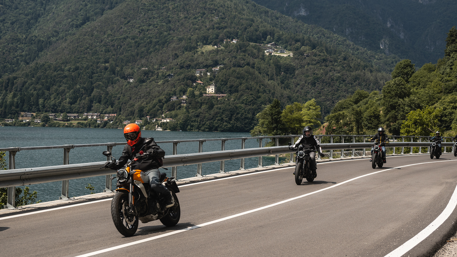 Days of Joy 2025: engines on at Lake Garda