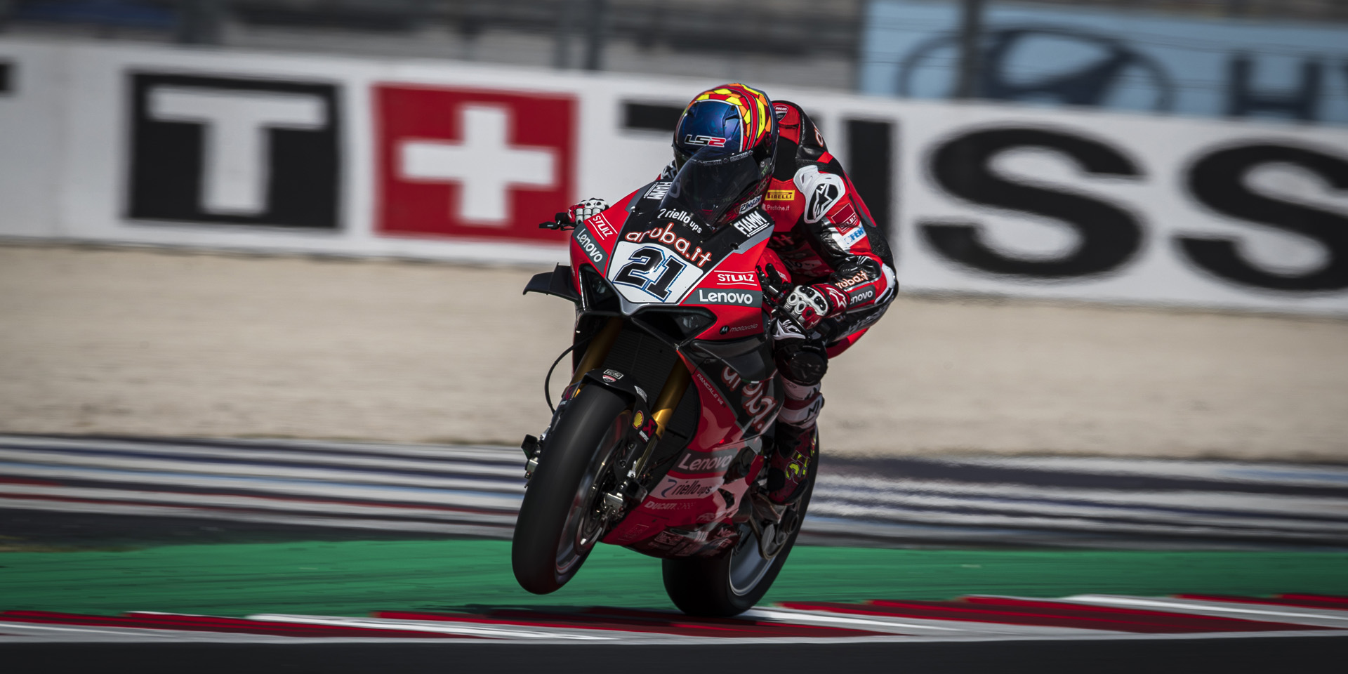 #ITAWorldSBK An extraordinary Rinaldi wins the Superpole Race and ...