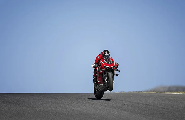 Superleggera V4 Ducati | The Concept - Shaping Lightness