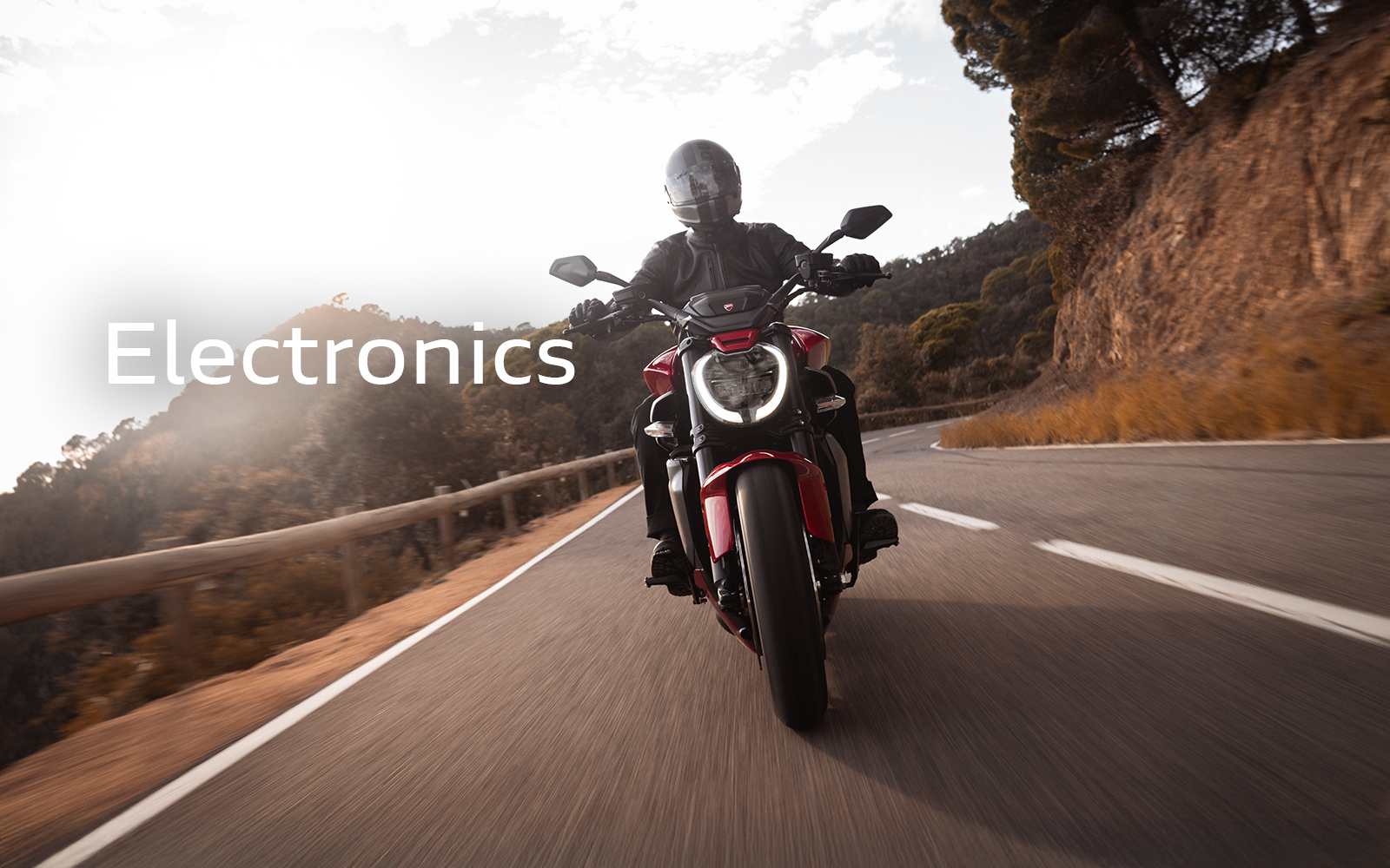 Ducati XDiavel V4 MY25 | Power Cruiser Motorcycle UK