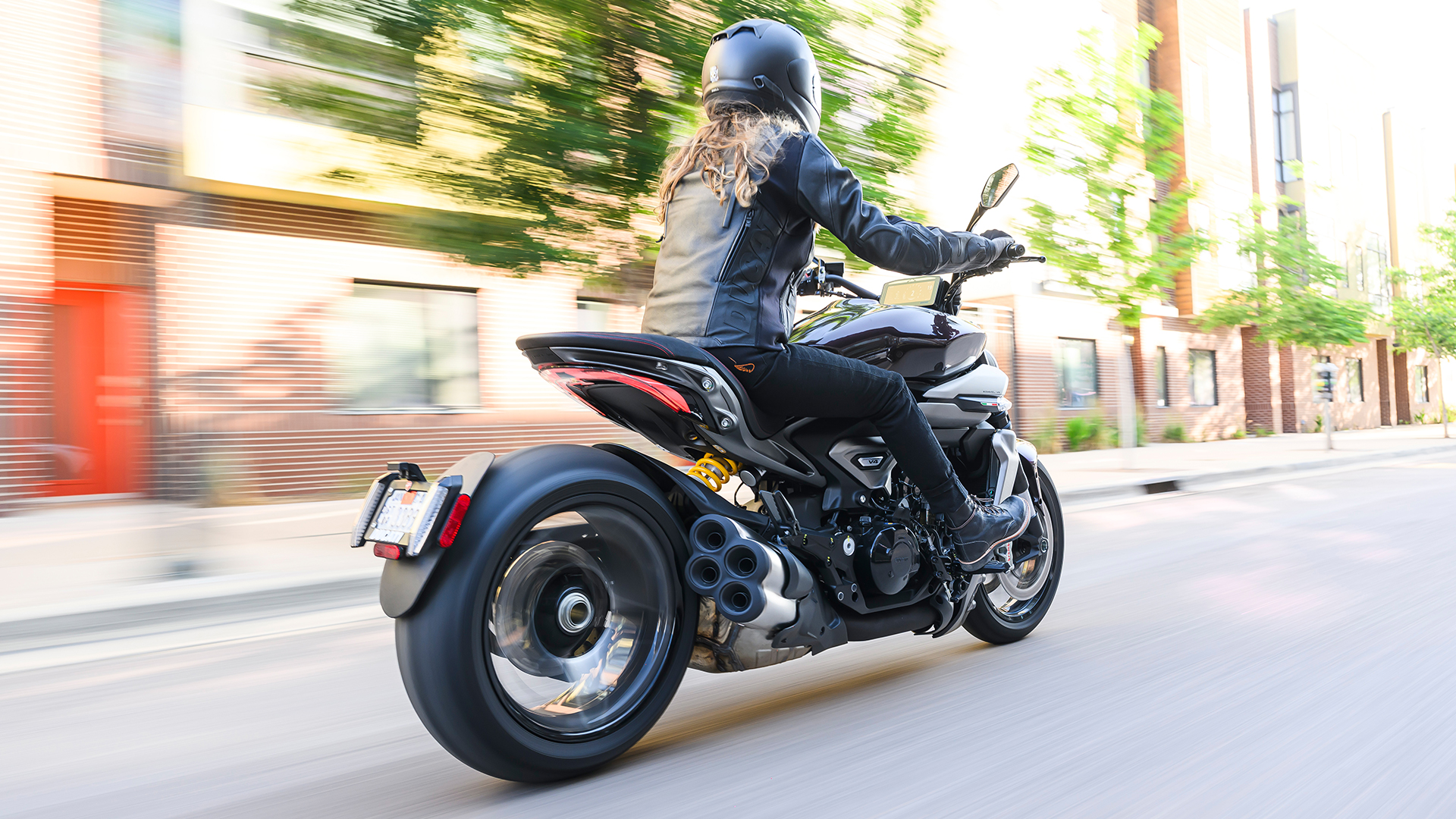 Ducati XDiavel V4 | Muscle Cruiser Power | Ducati UK