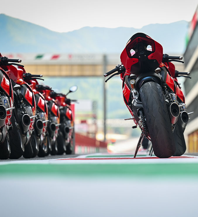 Ducati Racetrack Master: Advanced Riding Skills at Racetrack Academy