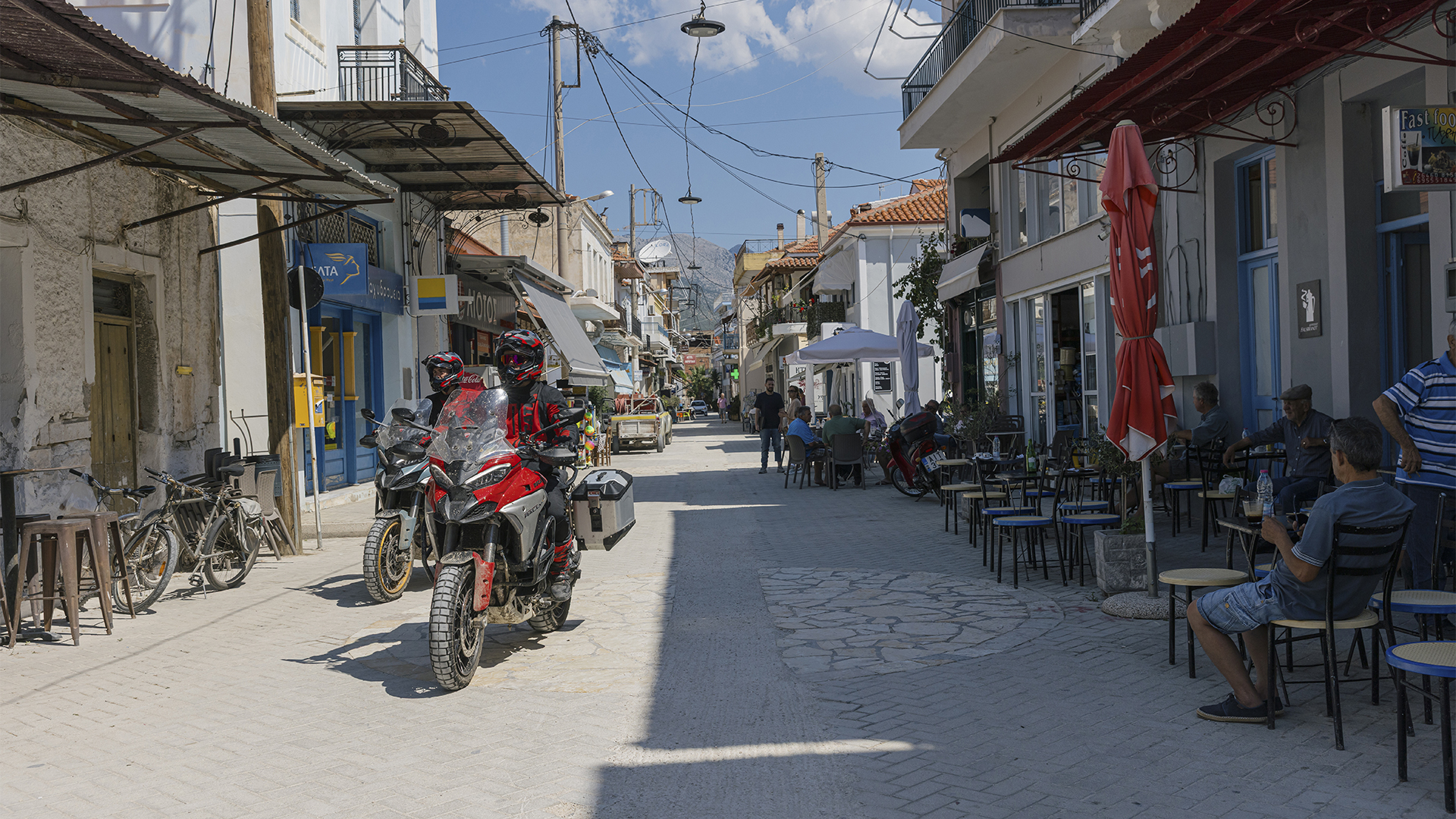 On and off-road: the road to Olympus - Bike travels