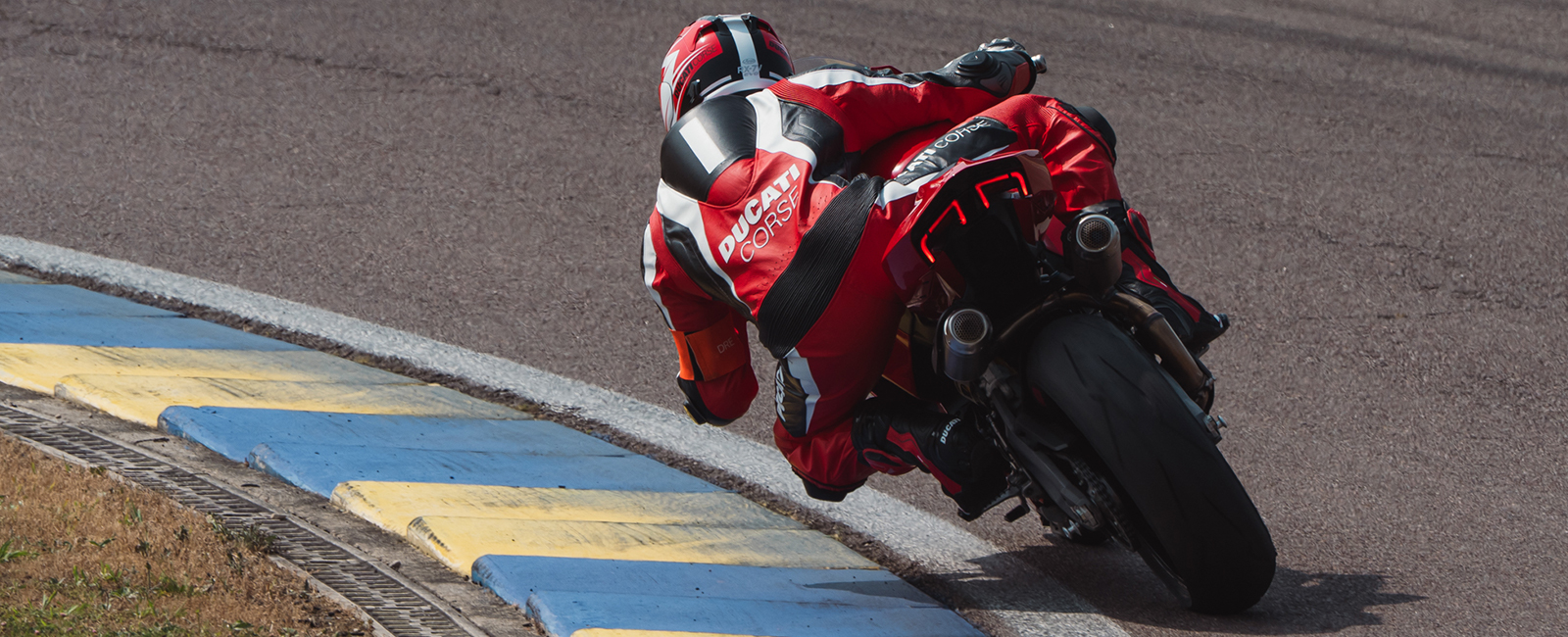 Ducati UK Track Warm Up V2 | Panigale V2 Riding Course