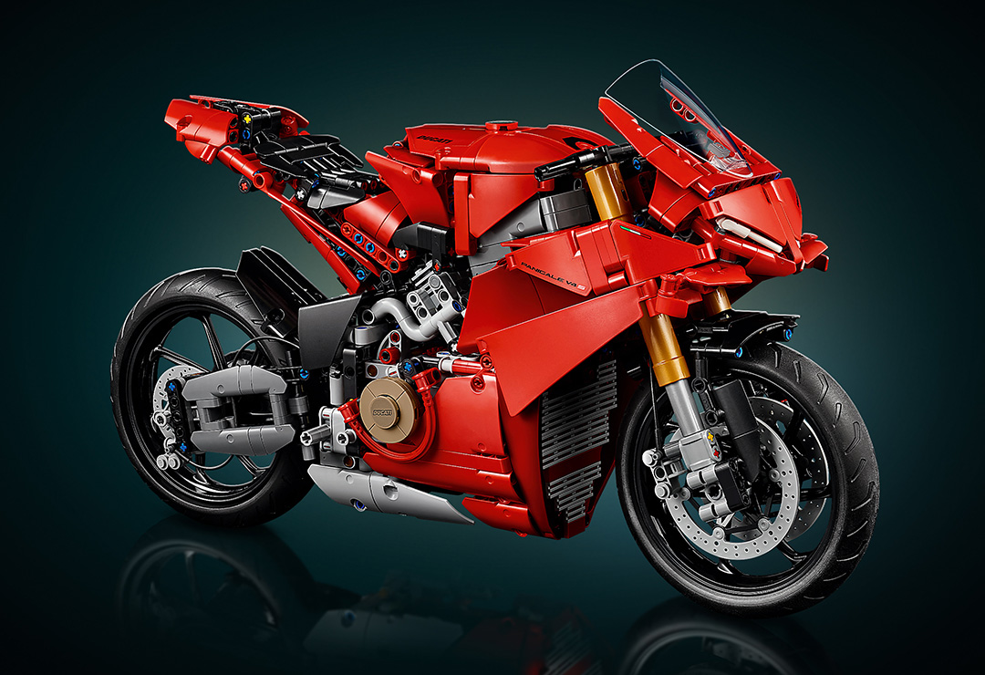 Ducati Panigale V4-S LEGO® Technic | Build & Collect UK