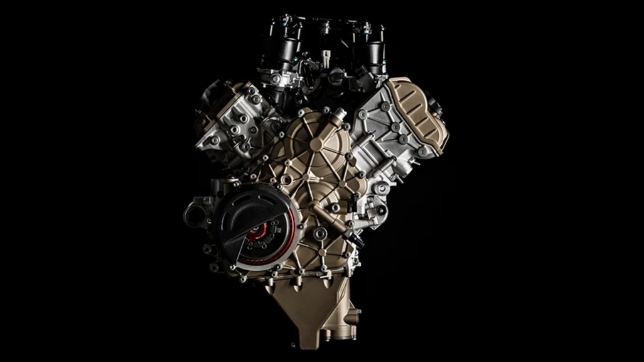 Superleggera V4 - Engine: Lightweight Power