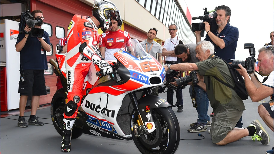 Loris Capirossi | Ducati Heritage | Ducati Characters