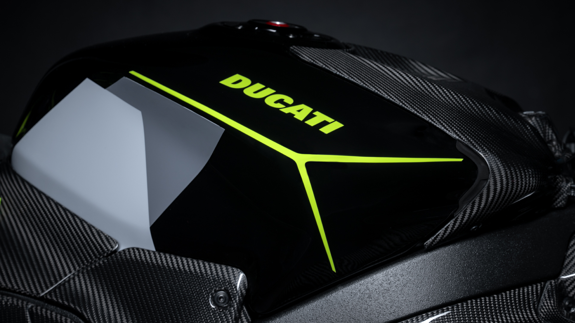 Ducati and Lamborghini together again, writing a new chapter of sportiness, beauty and ...