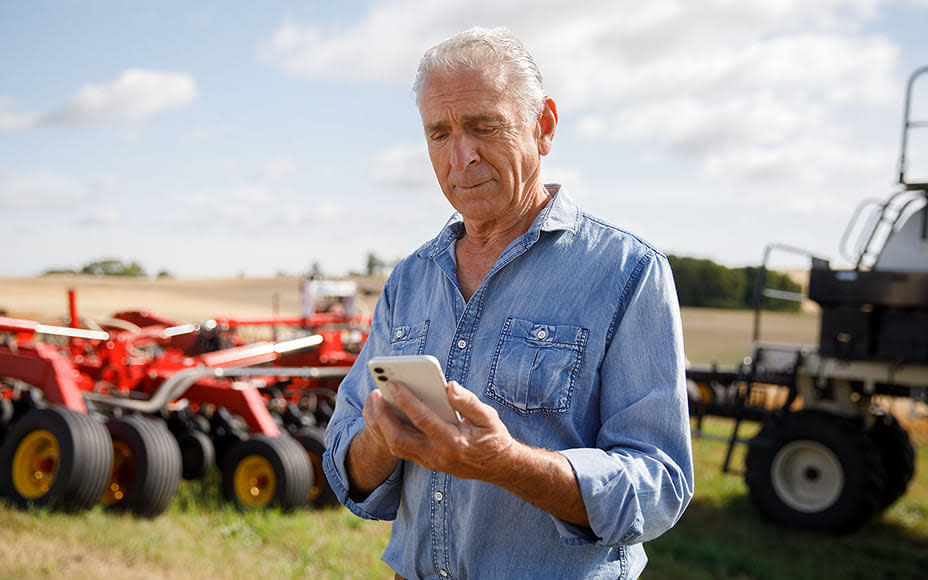 Crop management software | TELUS Agriculture & Consumer Goods GB