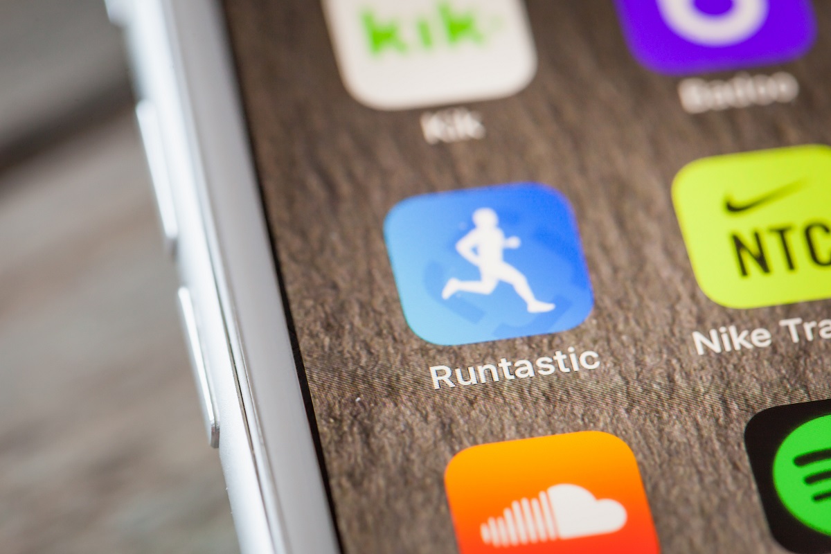 How To Track Running Progress: 6 Best Running Apps - Road Runner Sports