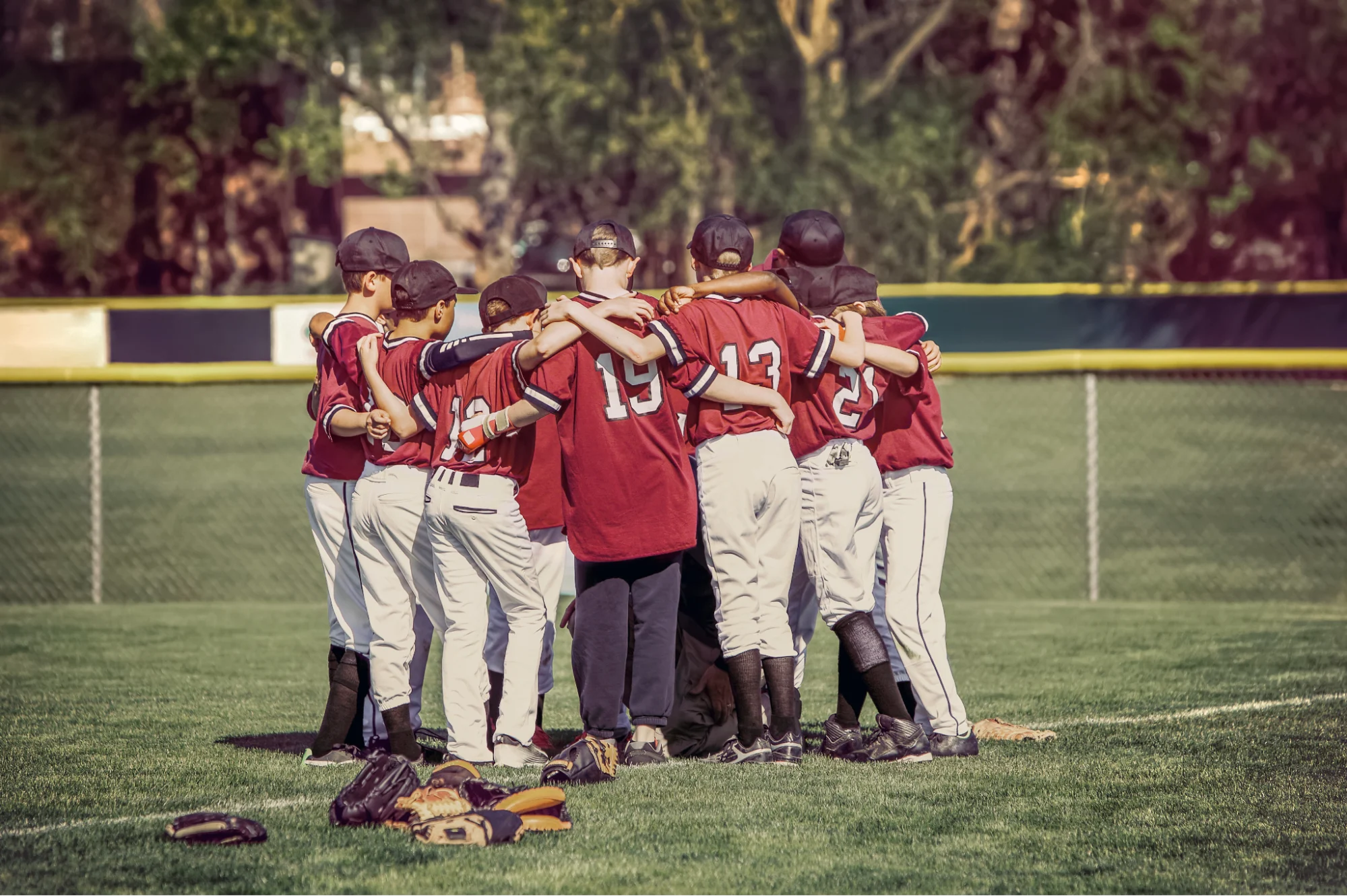Team Building for Youth Sports: A Coach's Playbook | Jersey Watch