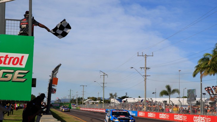 Dumbrell ends Waters' winning streak | Supercars