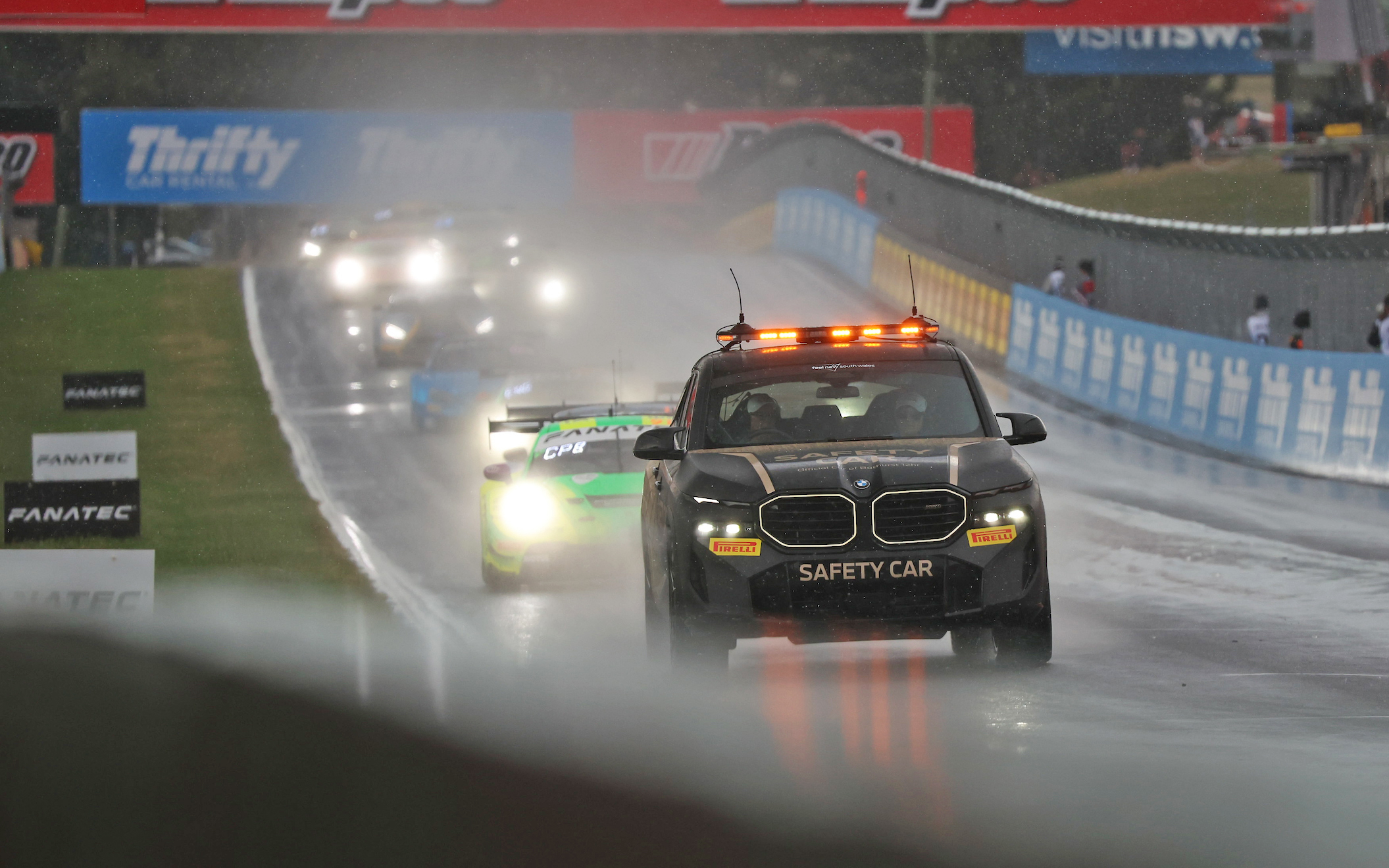 Porsche leads Bathurst 12 Hour at halfway as rain arrives | Supercars