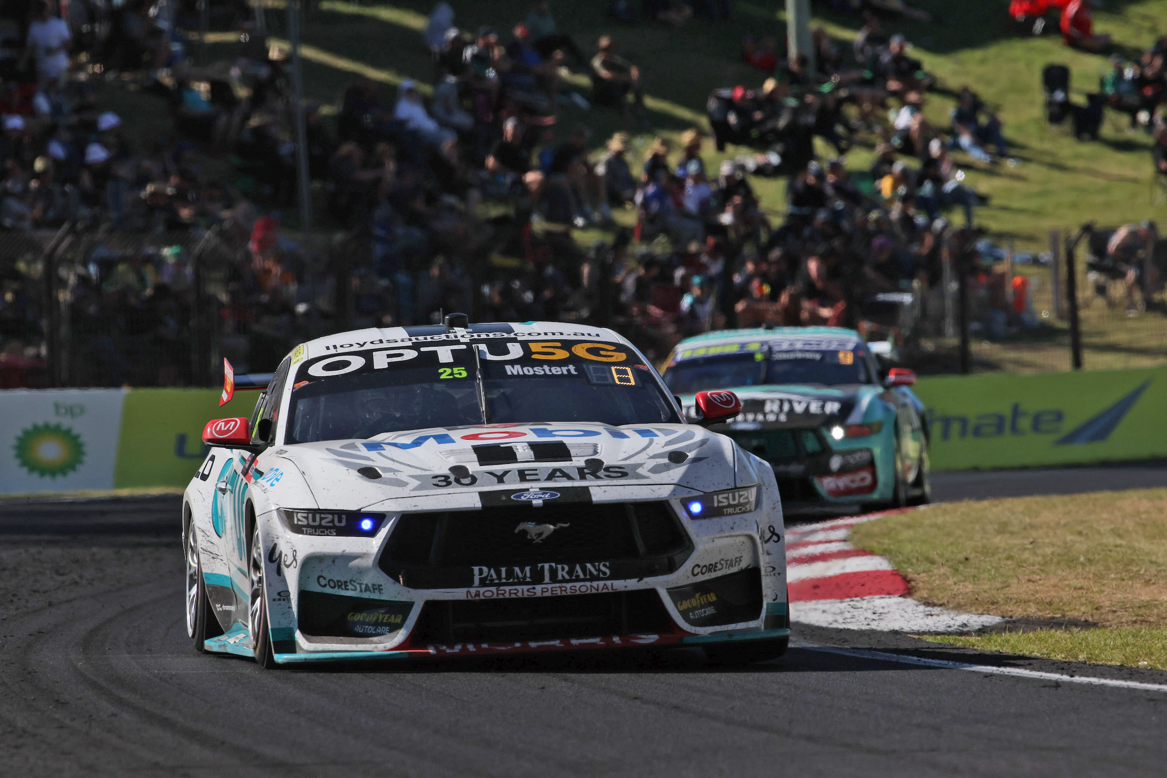 Mostert, Holdsworth hail 'faultless' WAU after comeback | Supercars