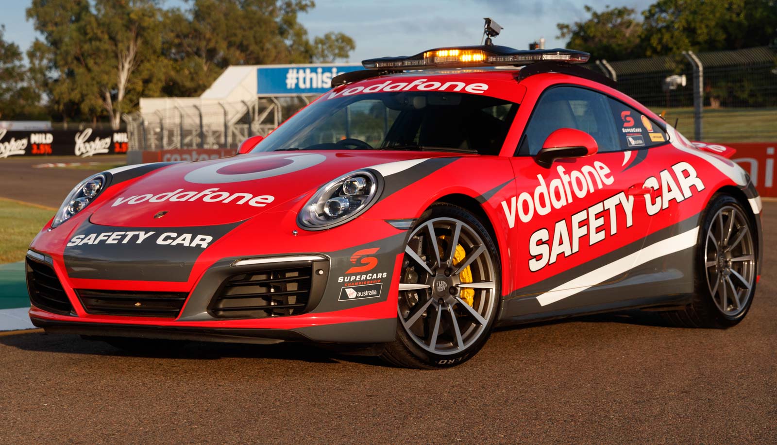 The new Porsche 911 Carrera 4S Safety Car | Supercars