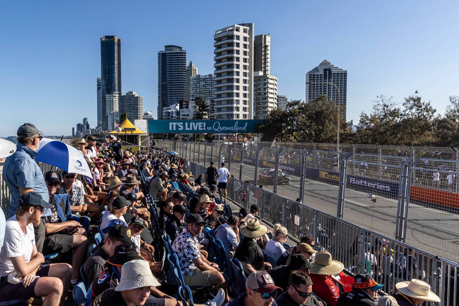 Record crowd for Boost Mobile Gold Coast 500 | Supercars