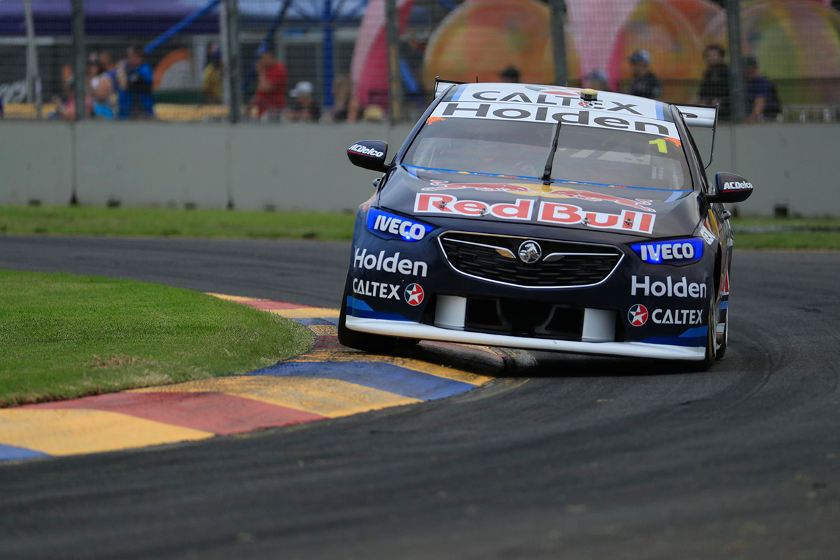 Whincup fastest in frantic finish to Practice 1 | Supercars