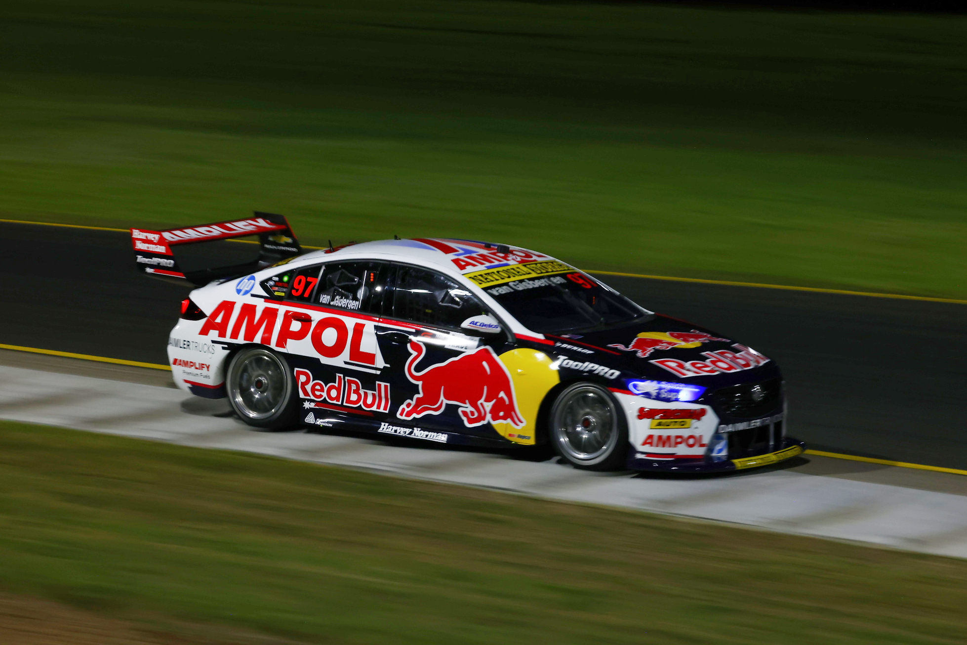 De Pasquale, SVG keen for Sydney night battles | Supercars