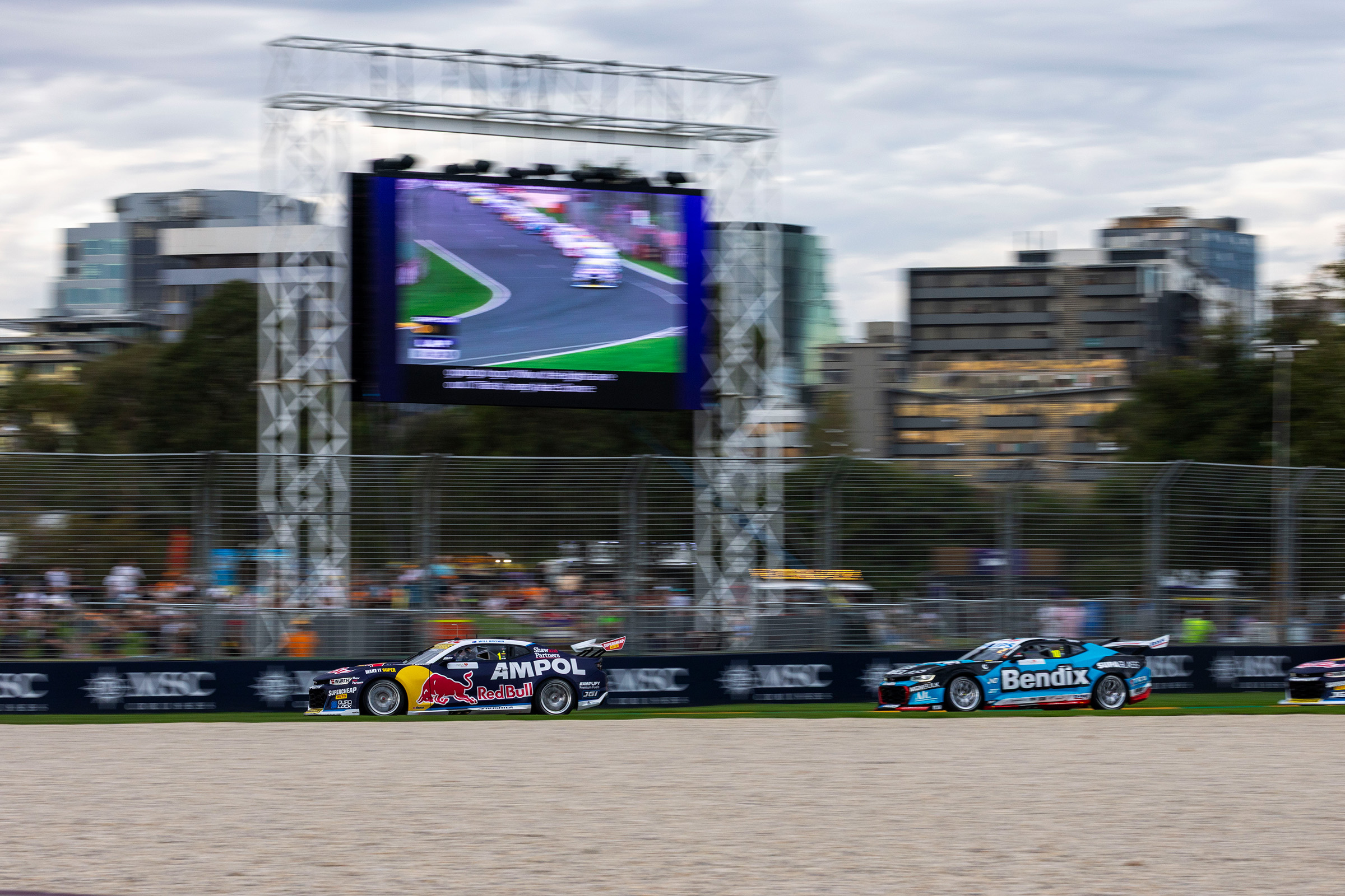 Drivers looking to skies as rain approaches Melbourne | Supercars