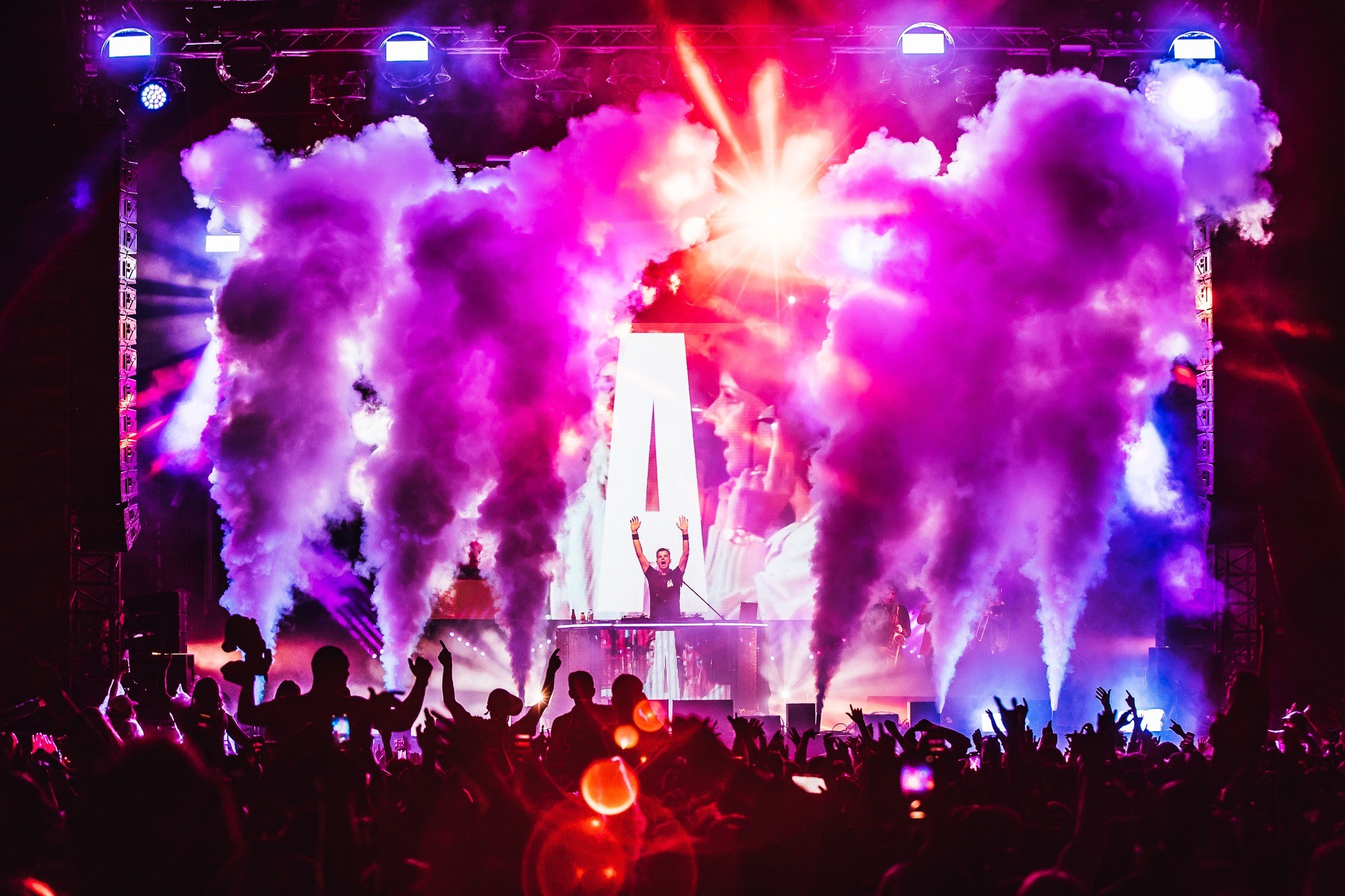 Hot Dub Time Machine to light up Sydney spectacular | Supercars