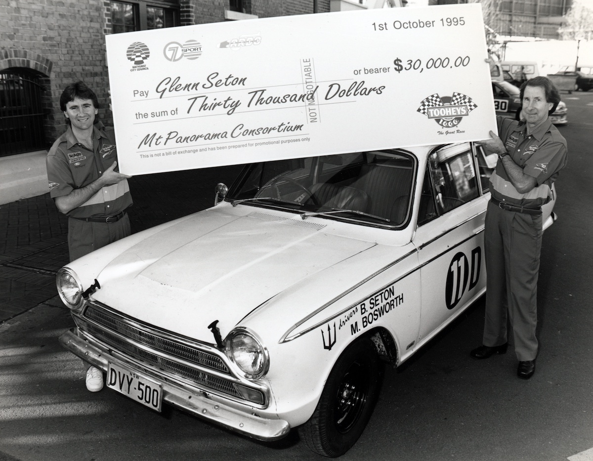60 years on: How Bathurst was won with one refuelling stop | Supercars