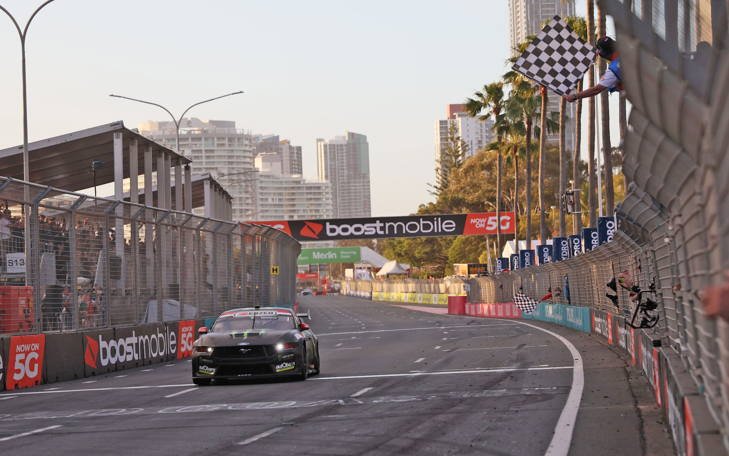 Waters 'didn't have any other choice' with clutch chicane run | Supercars