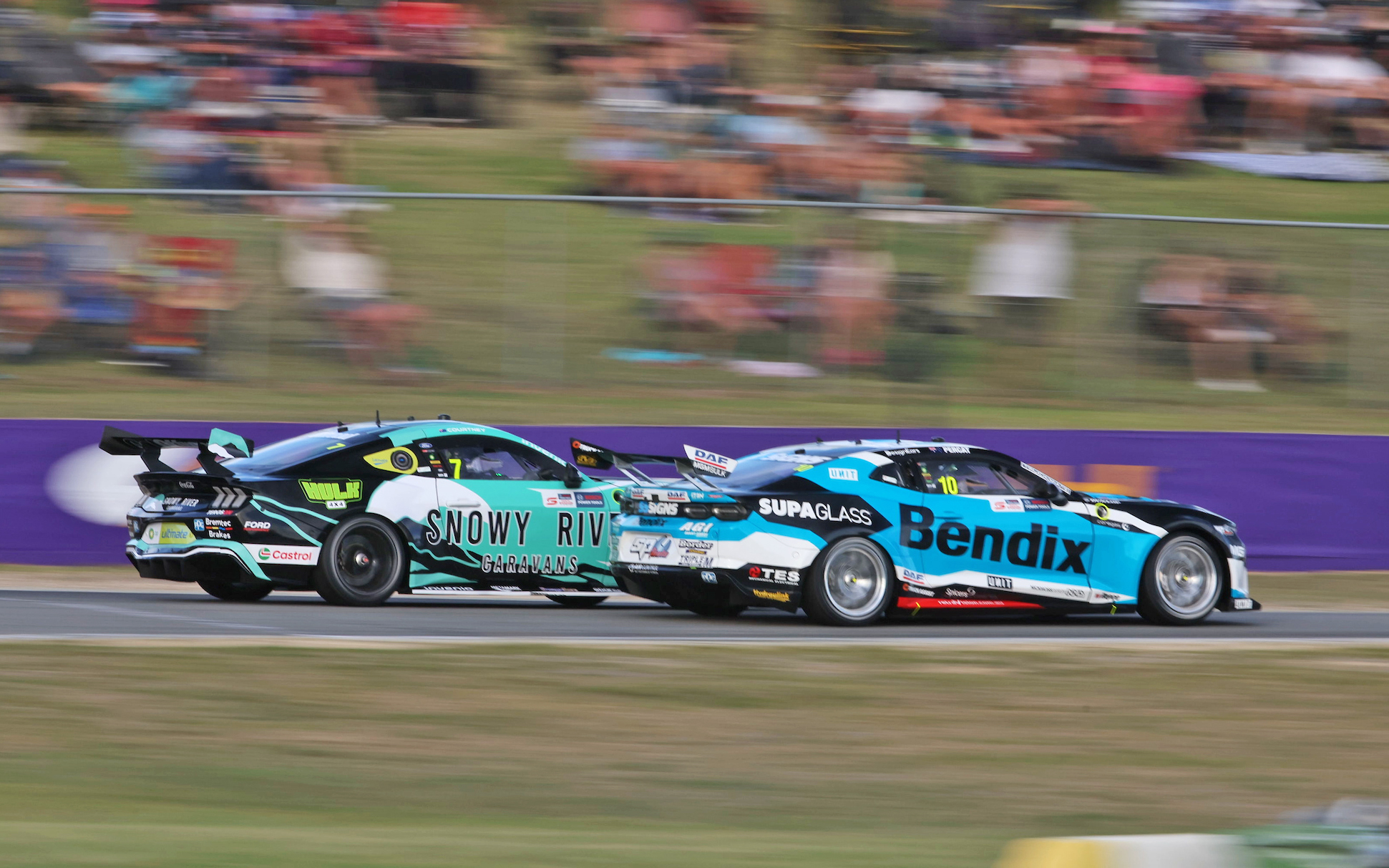 Percat recounts 'super dicey' Courtney battle | Supercars