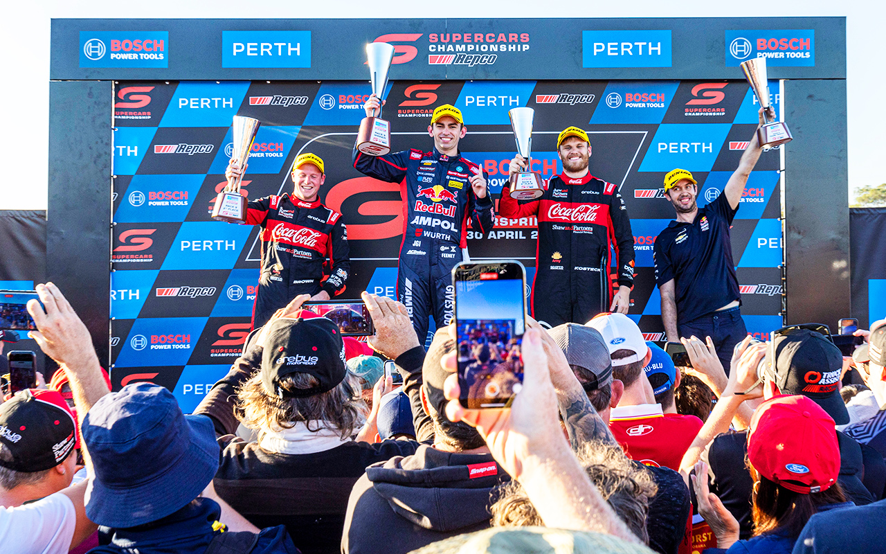 Record-breaking podium targets Supercars title | Supercars