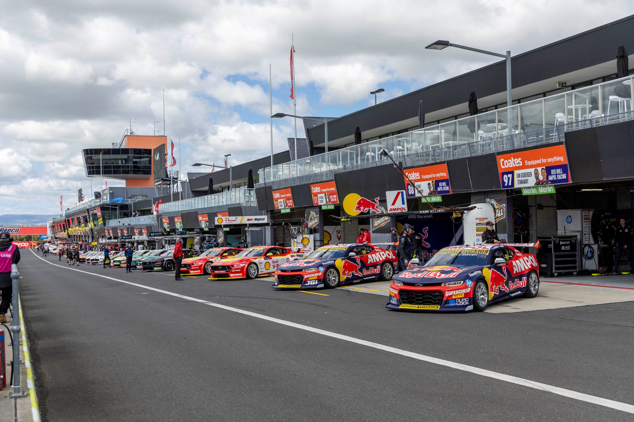 2025 Bathurst 1000: Pit Roof Villa | Exclusive Experiences | Supercars