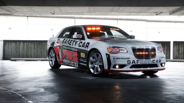Chrysler 300 SRT8 - The official safety and course cars | Supercars