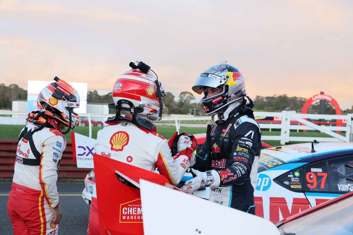 Van Gisbergen's high praise for Davison | Supercars