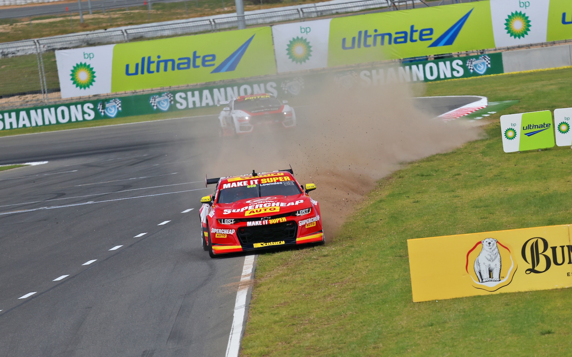 Lowndes fined over hairy pit lane speed incident | Supercars