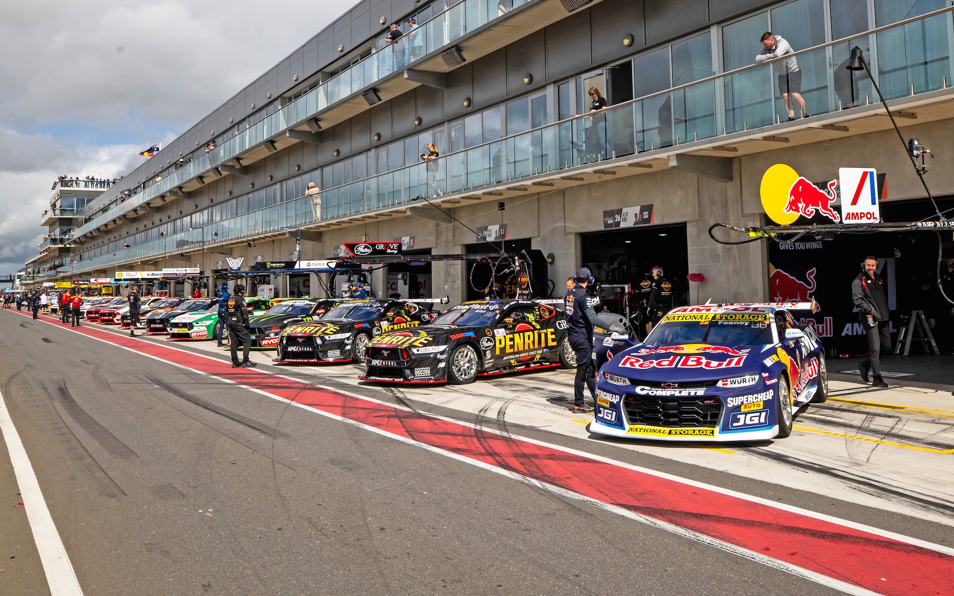 Live Pit Lane: How teams line up for 2025 Repco Bathurst 1000 | Supercars