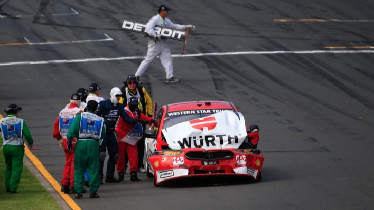 Startline chaos causes damage | Supercars